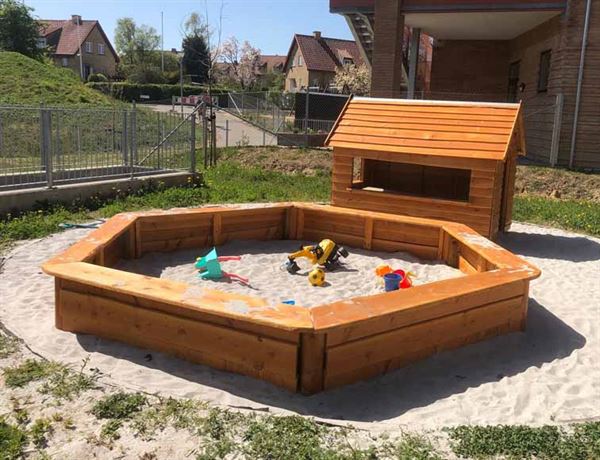 6-kantet sandkasse i Kalmar | BOEL