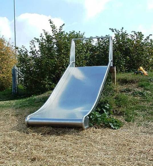 Bred rutsjebane i stål. Rutchebane til legepladser.