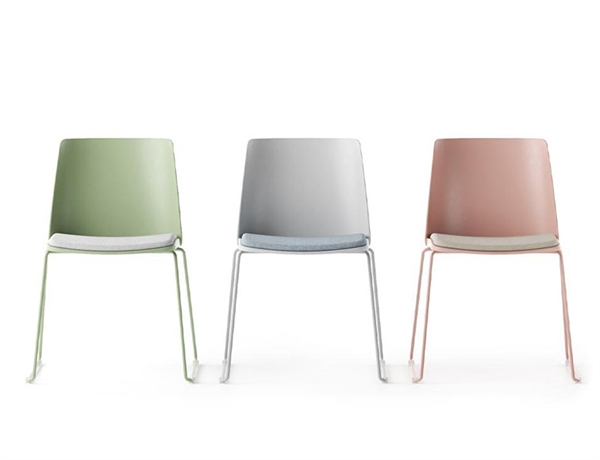 Polytone stabelstol - Stabelbar stol m. armlæn | BOEL